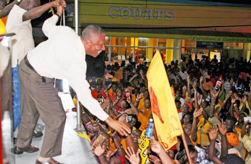 Grenada govt. survives no-confidence vote – Caribbean Life