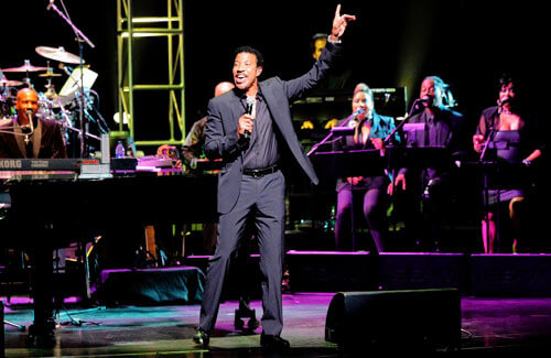 Apollo’s new legends inducted – Caribbean Life