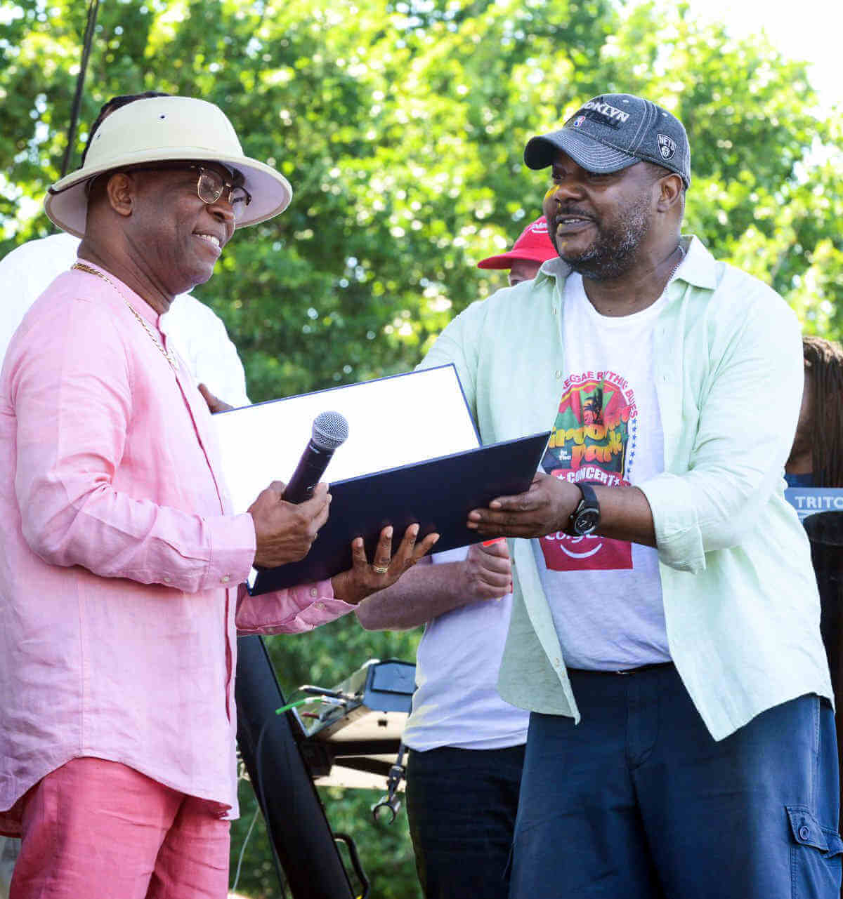 Barry G recives US Congressional honor – Caribbean Life