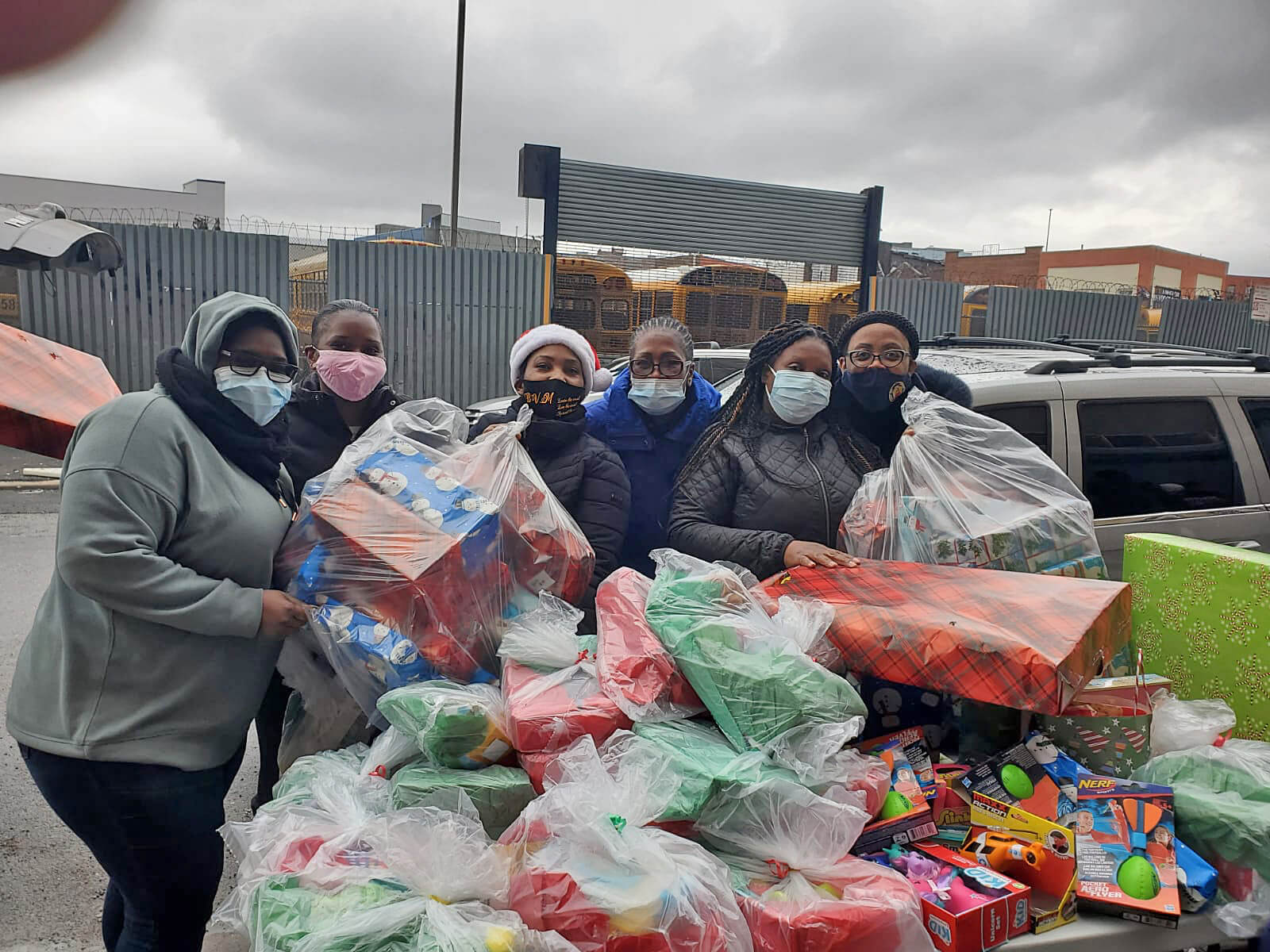 Friends of HOW bring holiday cheer to homeless – Caribbean Life