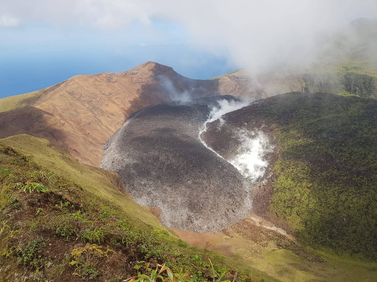 ‘New swarm’ of volcano-tectonic earthquakes at La Soufrière Volcano in ...