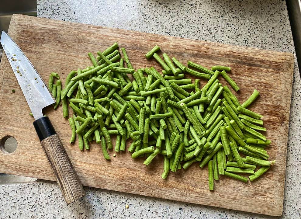 How to make Fry (stewed) Bodi – Caribbean Life