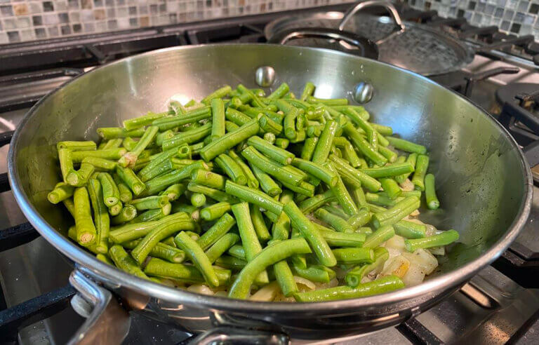 How to make Fry (stewed) Bodi – Caribbean Life