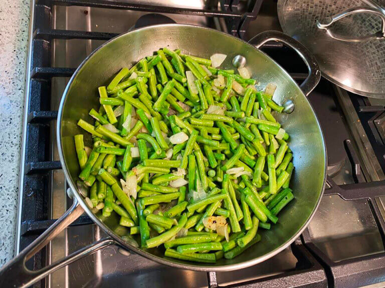 How to make Fry (stewed) Bodi – Caribbean Life