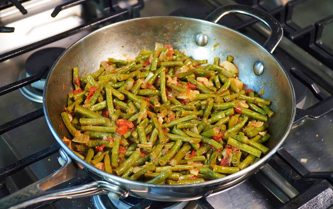 How to make Fry (stewed) Bodi – Caribbean Life