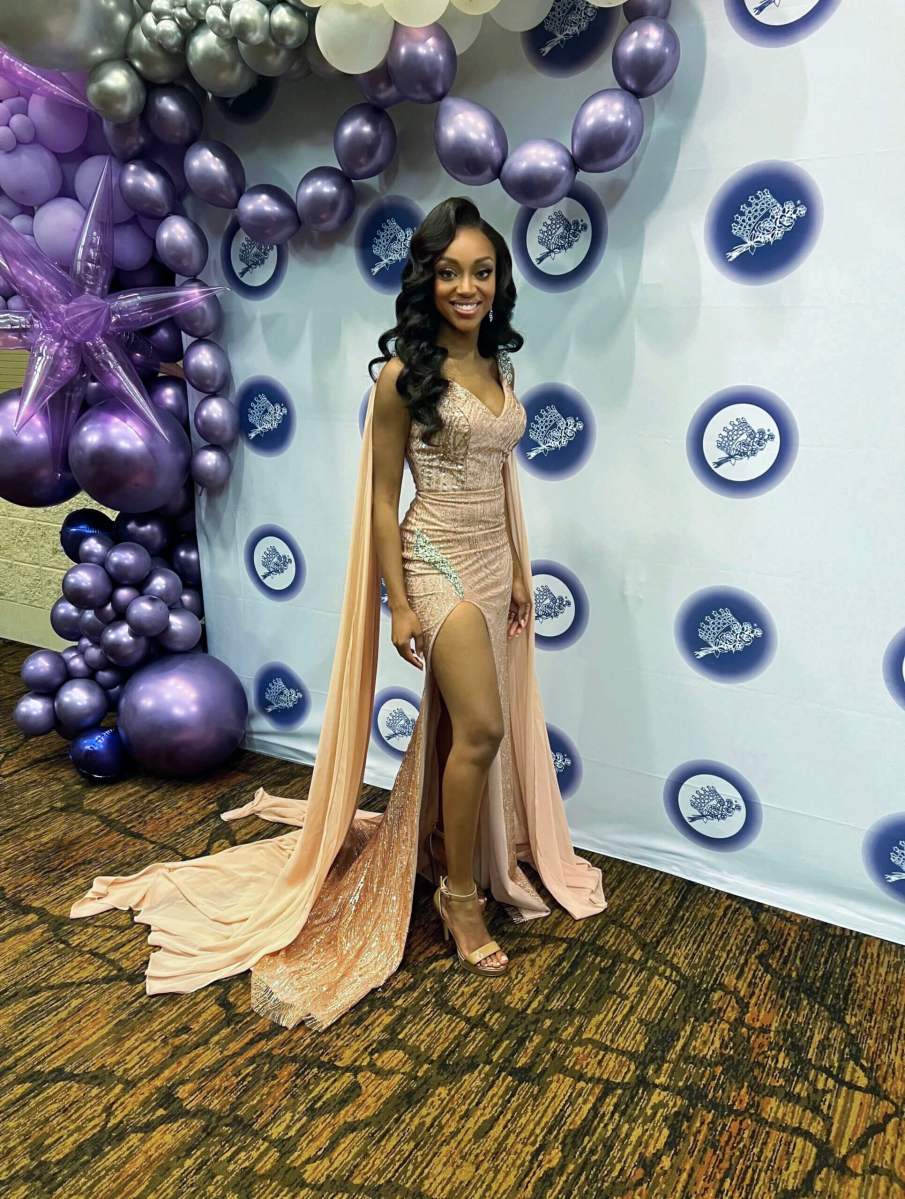 Malika Manelva Blount places in top 15 at Mrs. International pageant ...