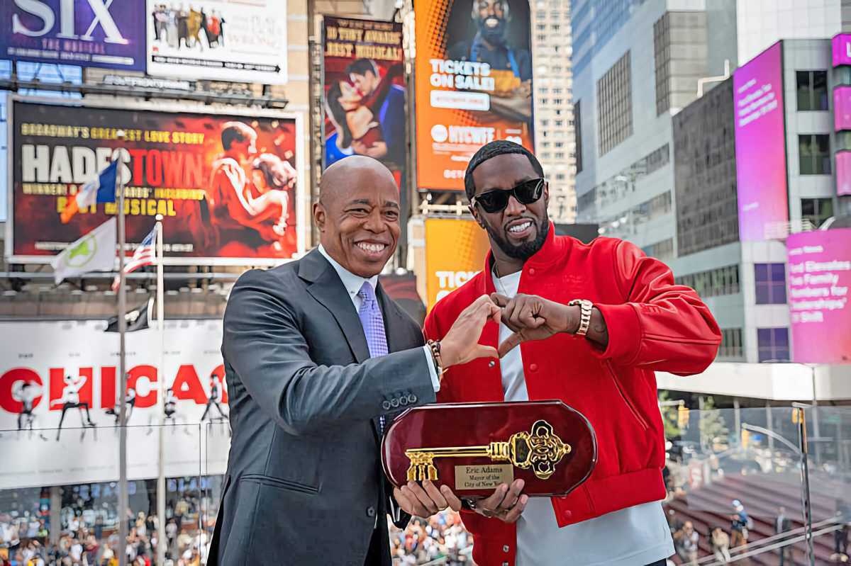Sean Combs receives key to the city of New York – Caribbean Life