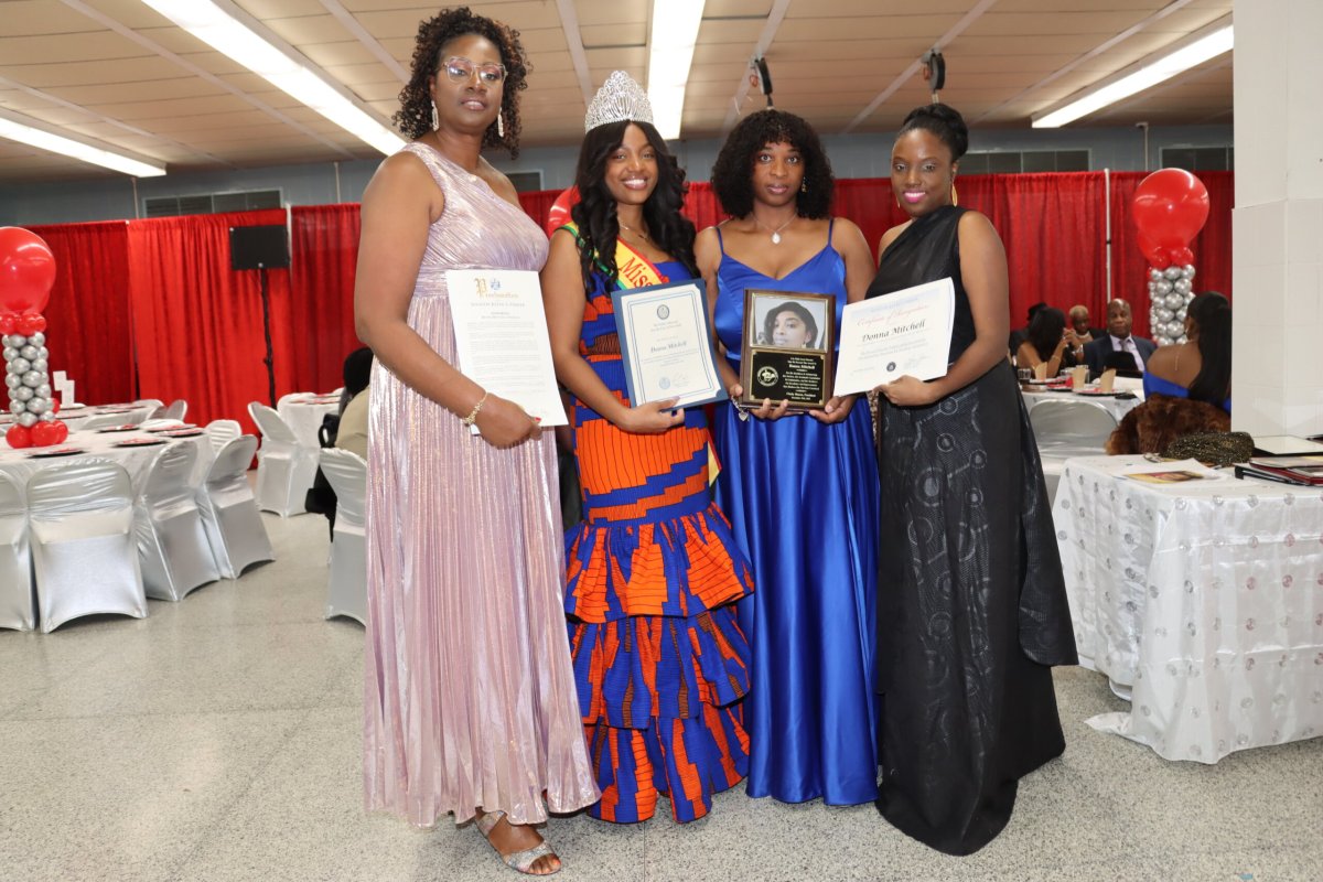 Grenada Ex-Teachers bestow Yuletide honors – Caribbean Life