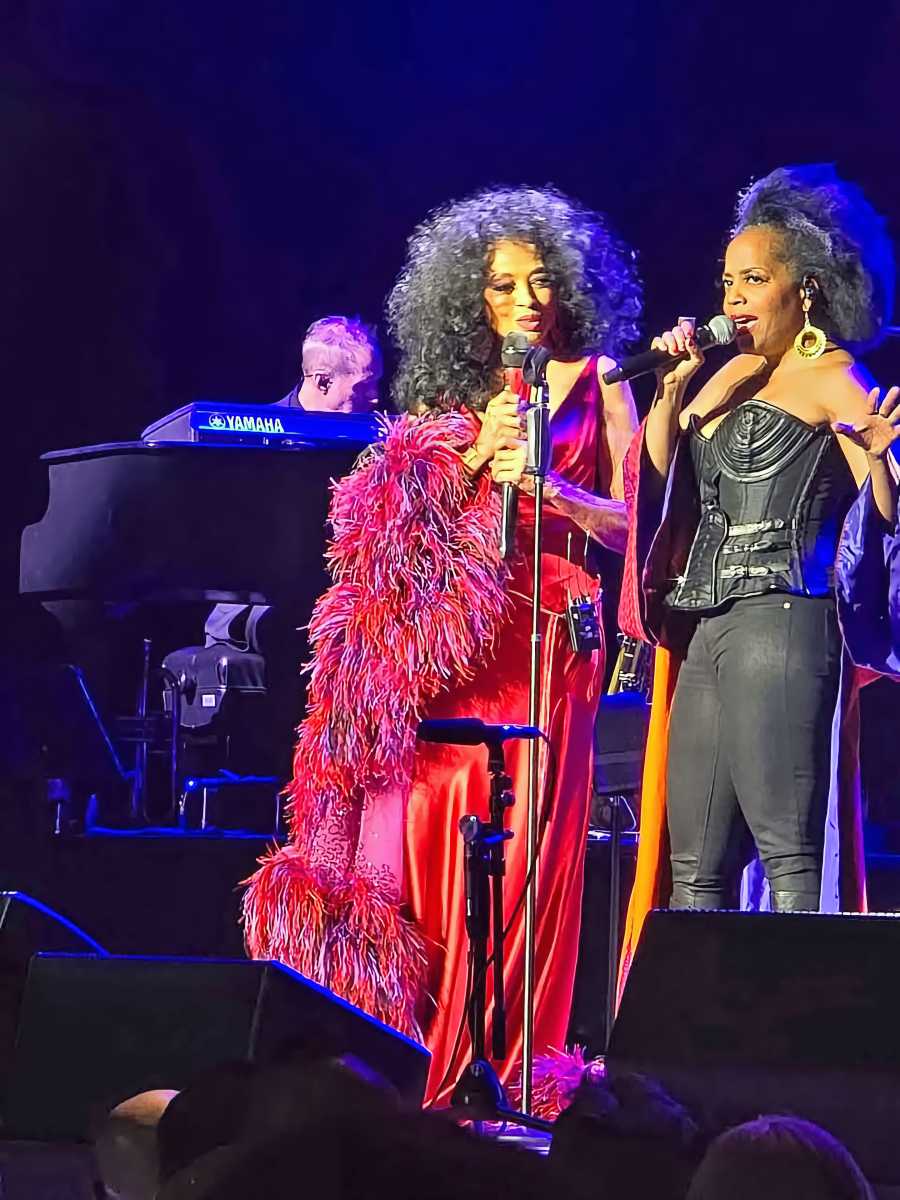 Diana Ross wows a sold-out crowd at Kings Theatre – Caribbean Life