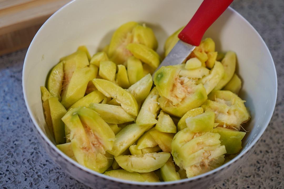 Pommecythere (golden apple / ambarella) Chow – Caribbean Life
