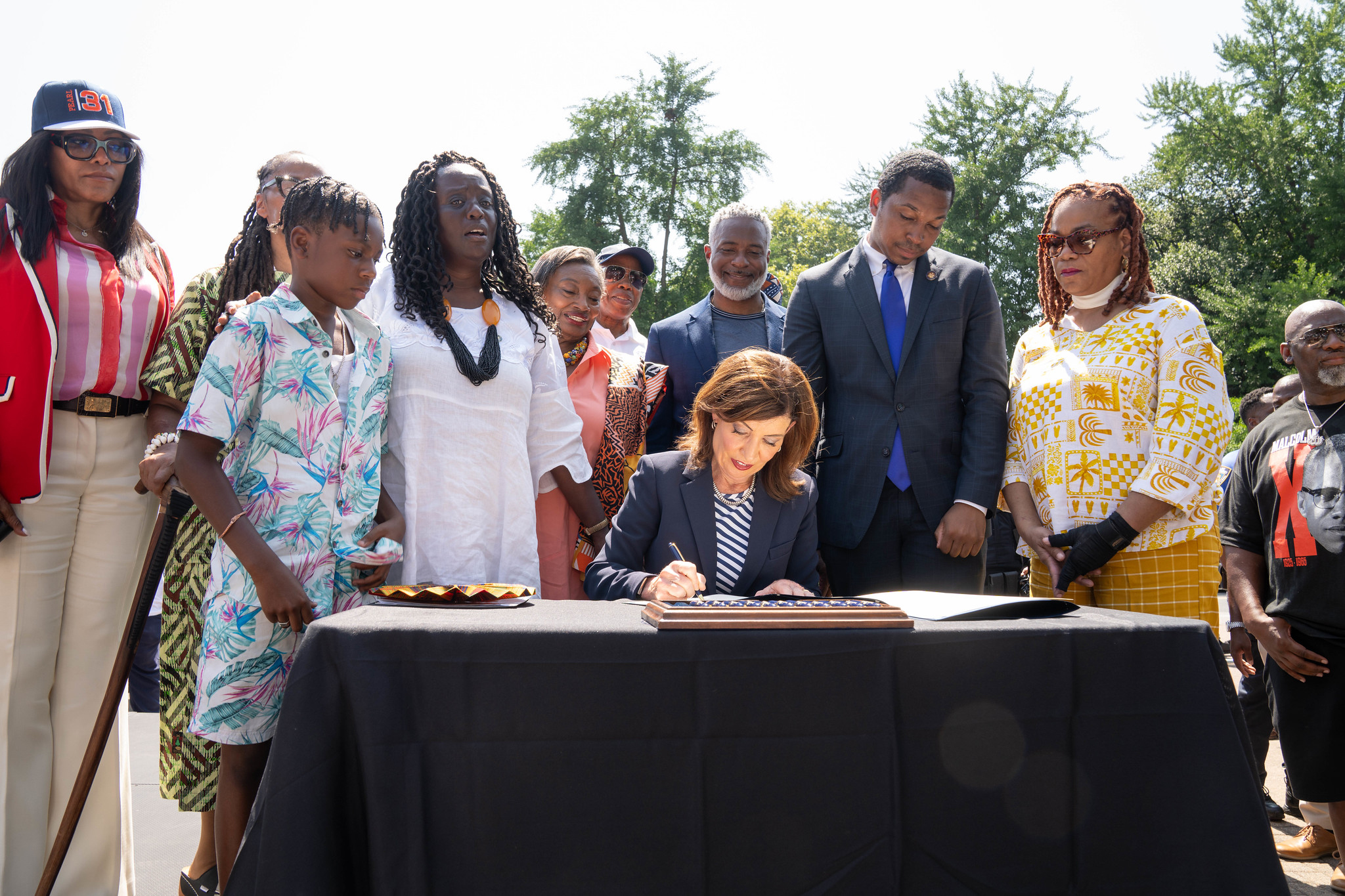 Hochul signs legislation to celebrate history, community of Harlem ...