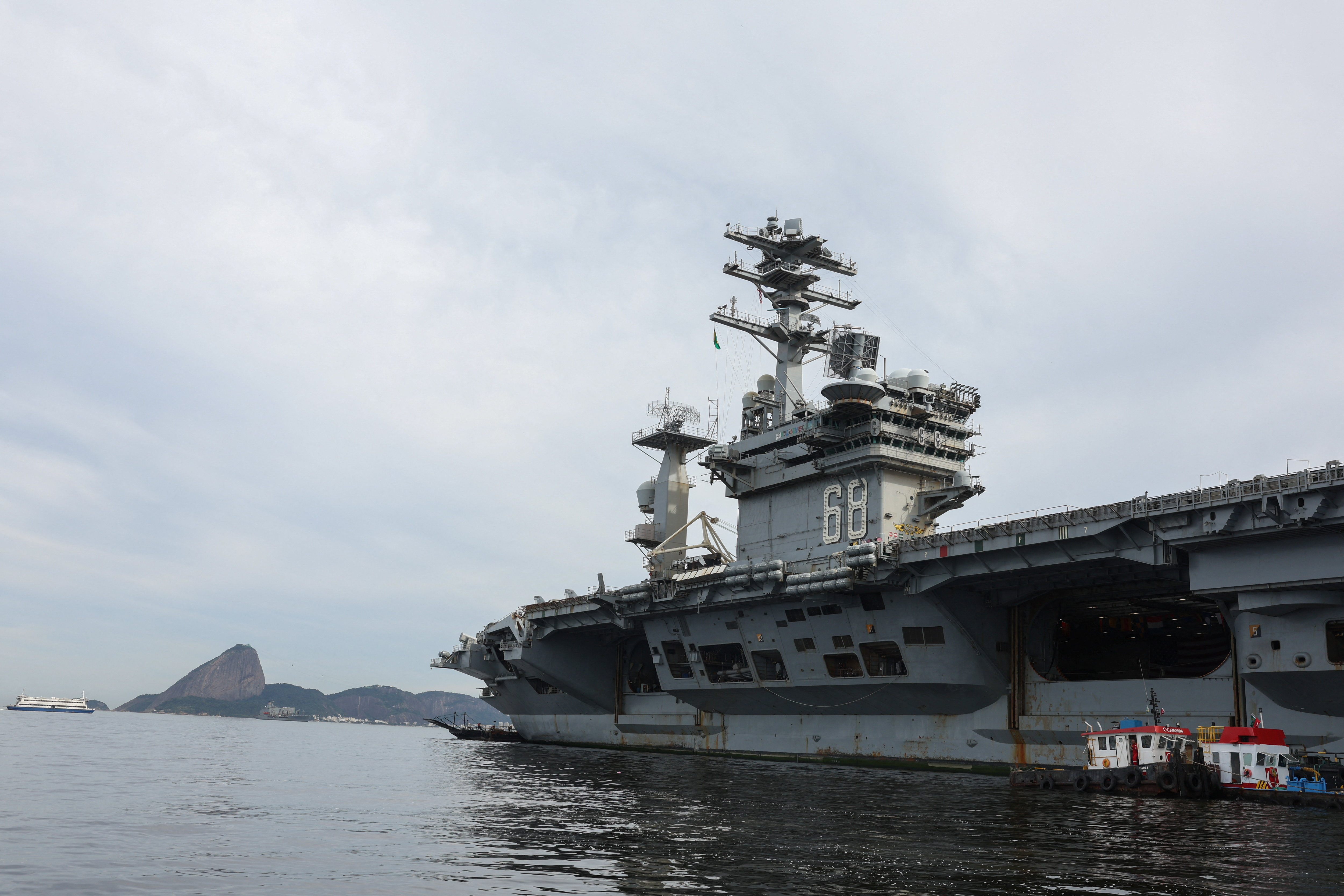 US moves USS Nimitz to Jamaica, 90 miles from Cuba